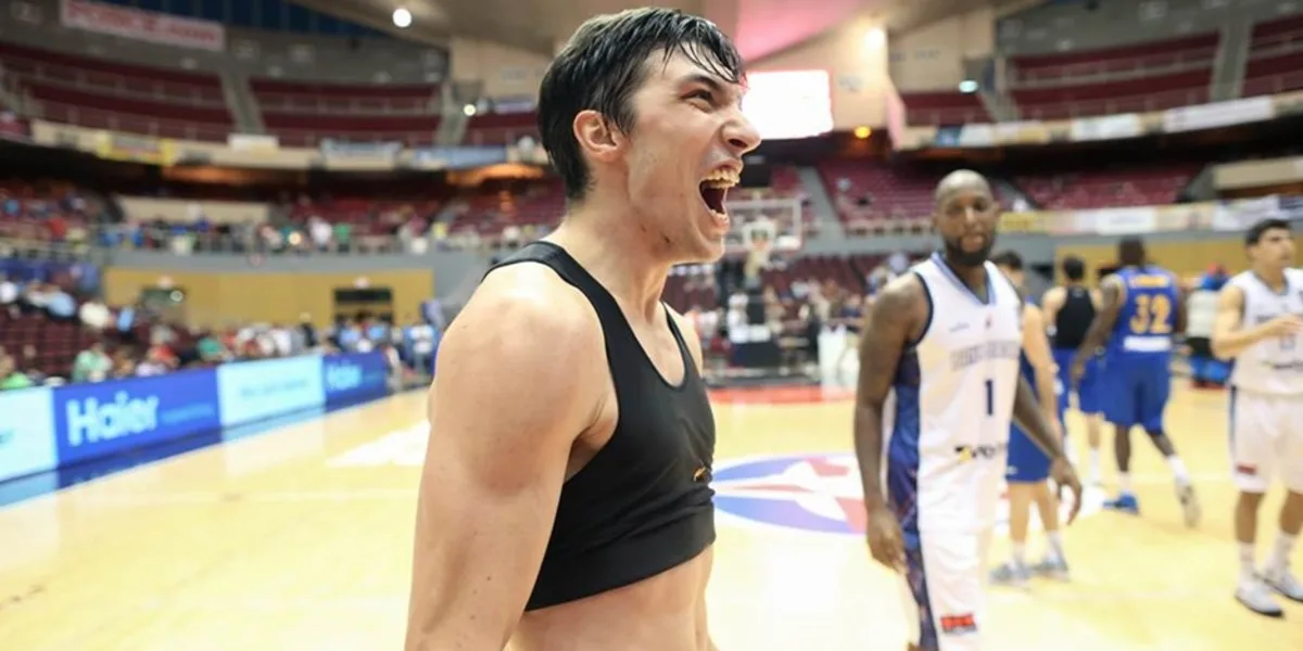 ¡Infernal! El triple de aro a aro del Stephen Curry argentino | Filo News