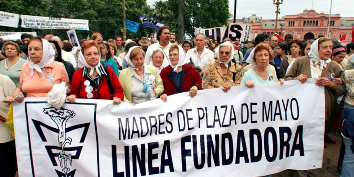 30 de abril: a 41 años de la primera marcha de las Madres de la Plaza ...