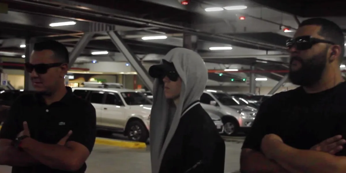 Se hizo pasar por Justin Bieber, lo grabaron y es furor en la web ...