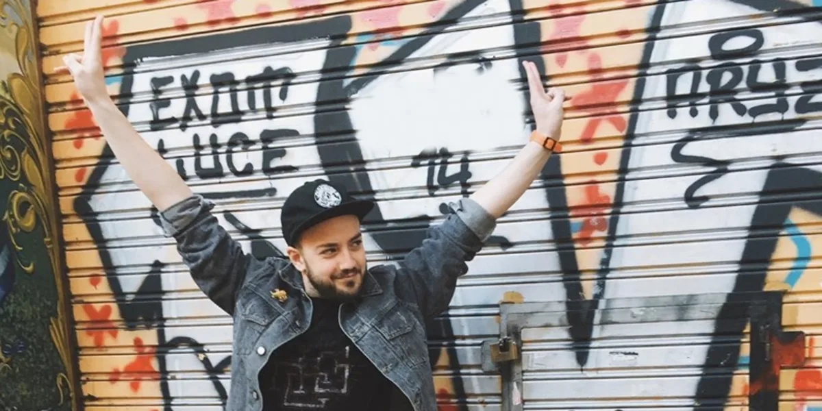 El joven artista que conquistó a las famosas con sus exóticos diseños ...