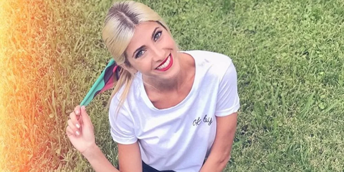 Son un calco: Cande Ruggeri y la tierna postal junto a su hermana ...