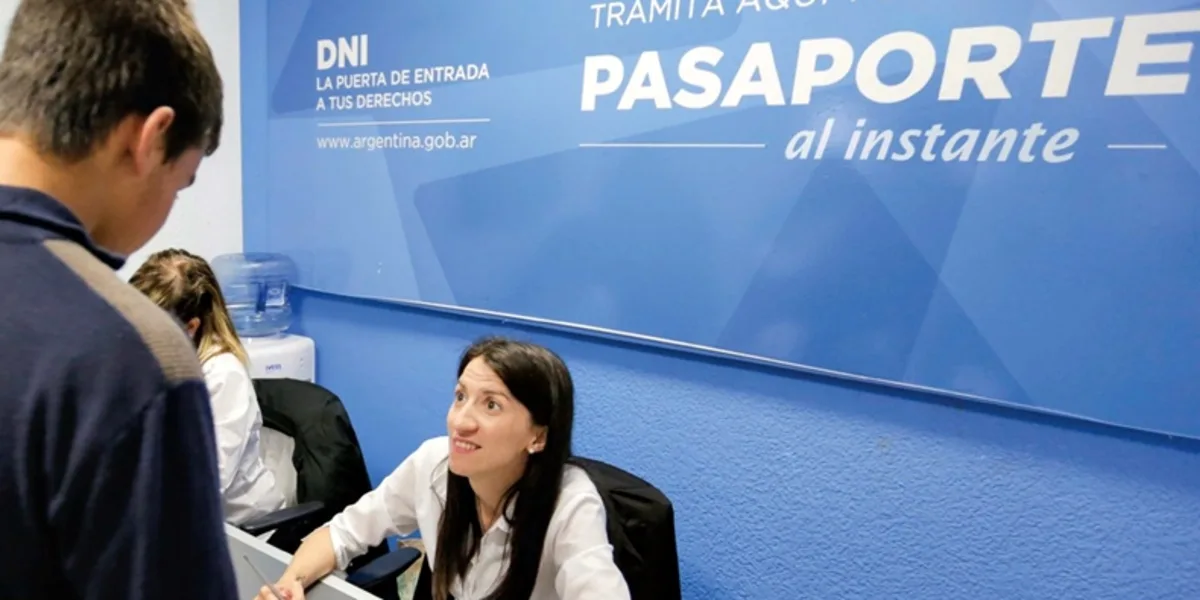Aumentan los valores del DNI y del pasaporte: ¿cuáles son los nuevos ...