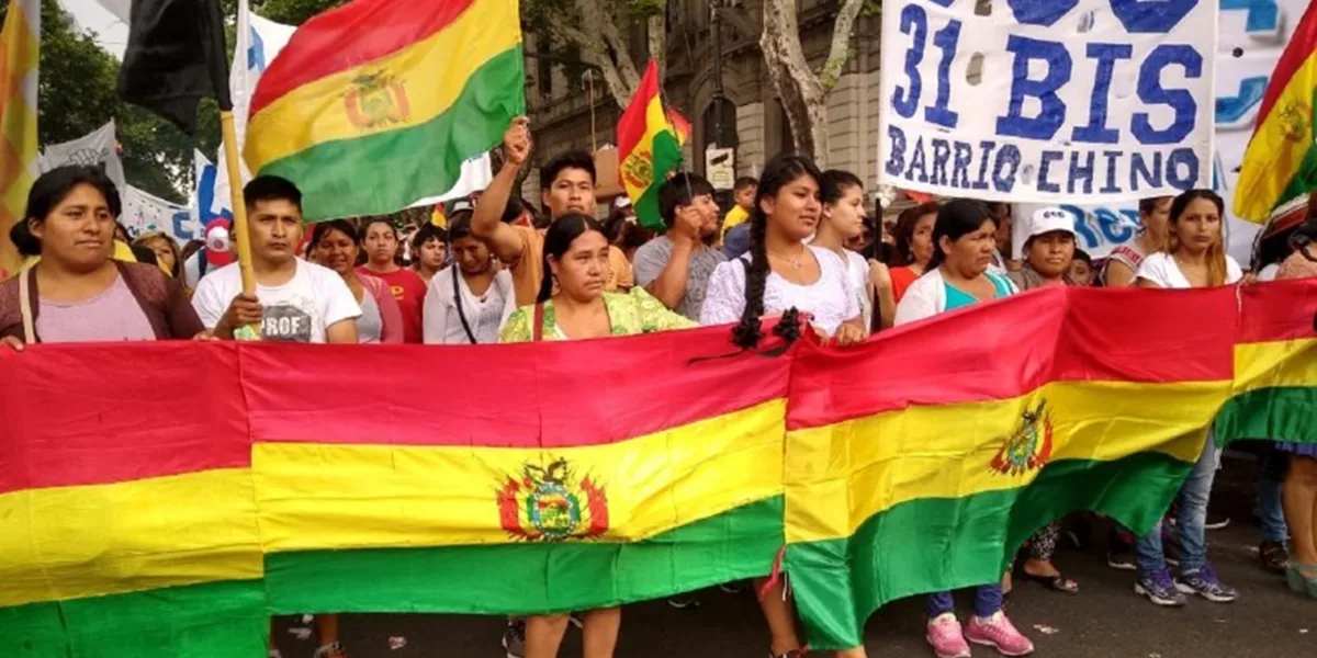 Masiva marcha en Buenos Aires en repudio al Golpe de Estado en Bolivia ...