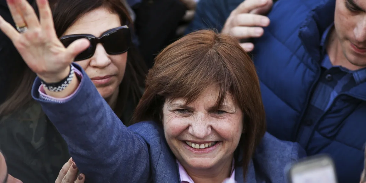 Video: Bullrich se despidió de su cargo agradeciéndole a Macri y a las ...