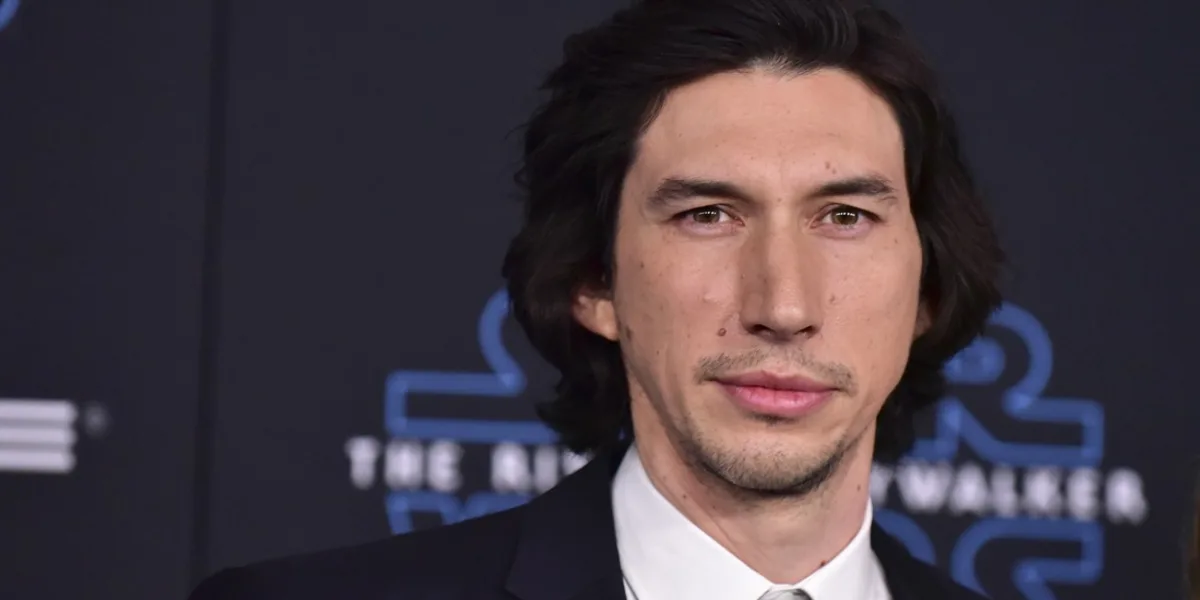 Encontró una foto de su abuelo y descubrió que era igual a Adam Driver ...