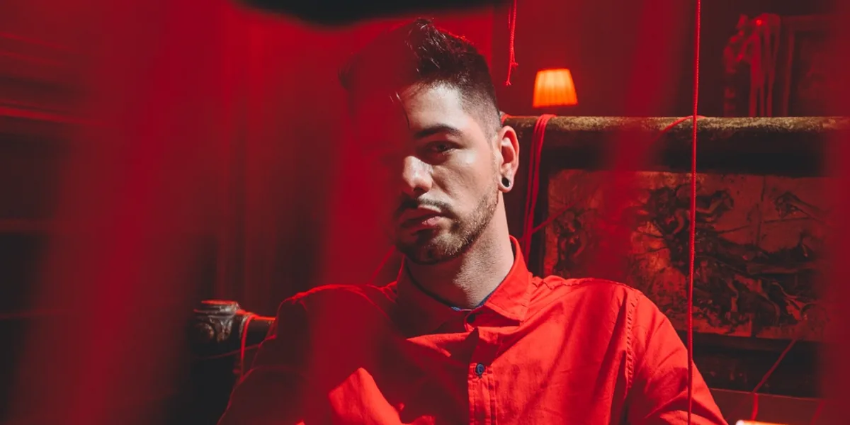 Milo, artista emergente del pop melódico-urbano, presenta 'So Happy ...