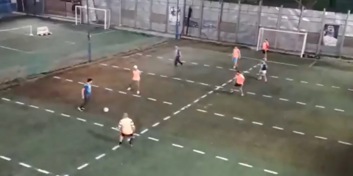 Video: el metegol humano que reemplaza el fútbol 5 | Filo News