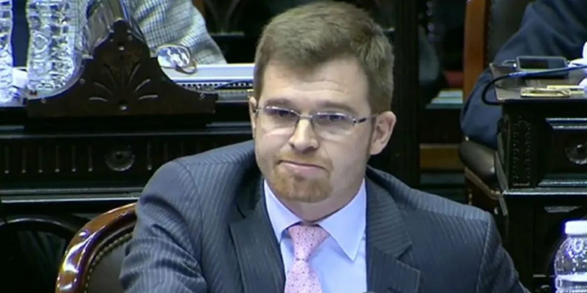 Massot: "En el PRO hay muchas más especies que halcones y palomas ...