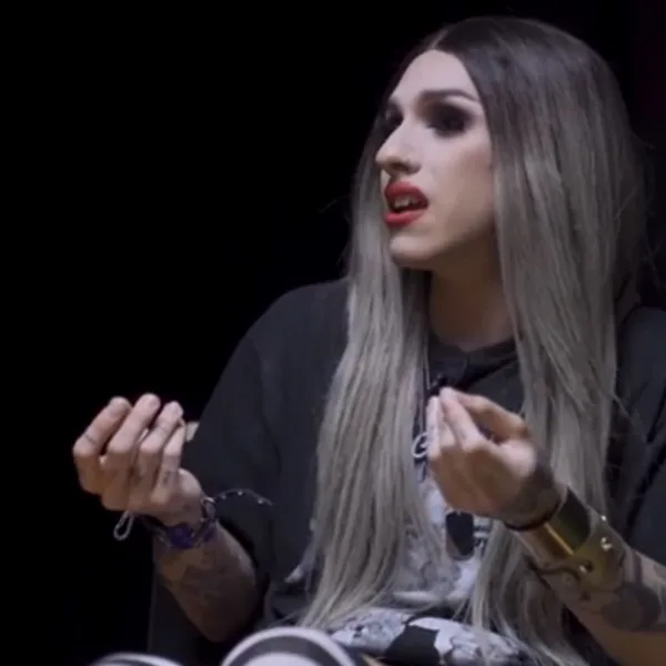 Dyhzy: "No me parece una obligación tener que definir tu género" | Filo ...