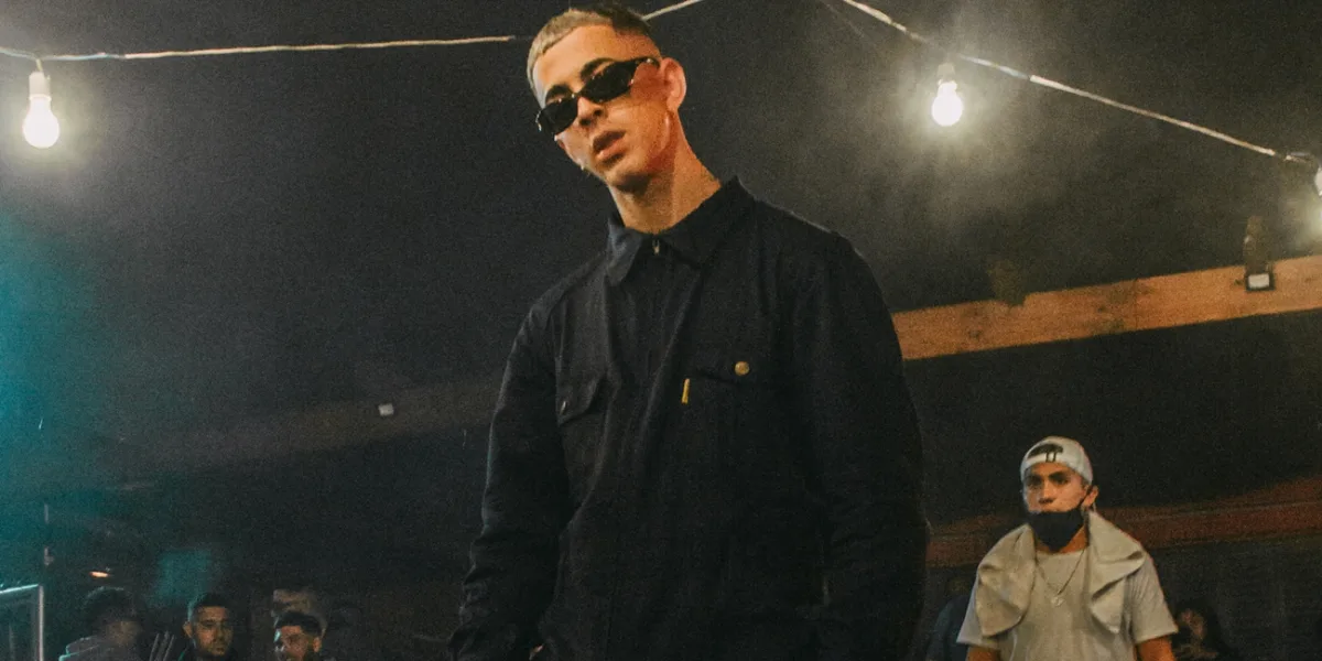 Rei fusiona reggaetón y trap en su nuevo single "Sencilla" | Filo News