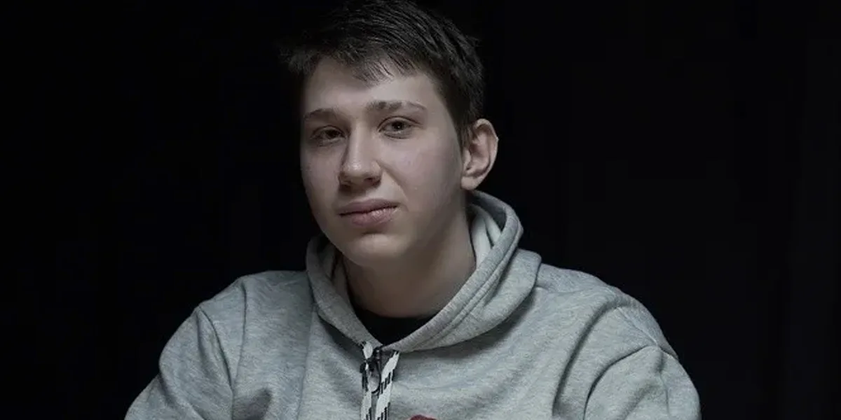 Encadenado y en el Obelisco, Brunenger pide que le quiten el ban de ...