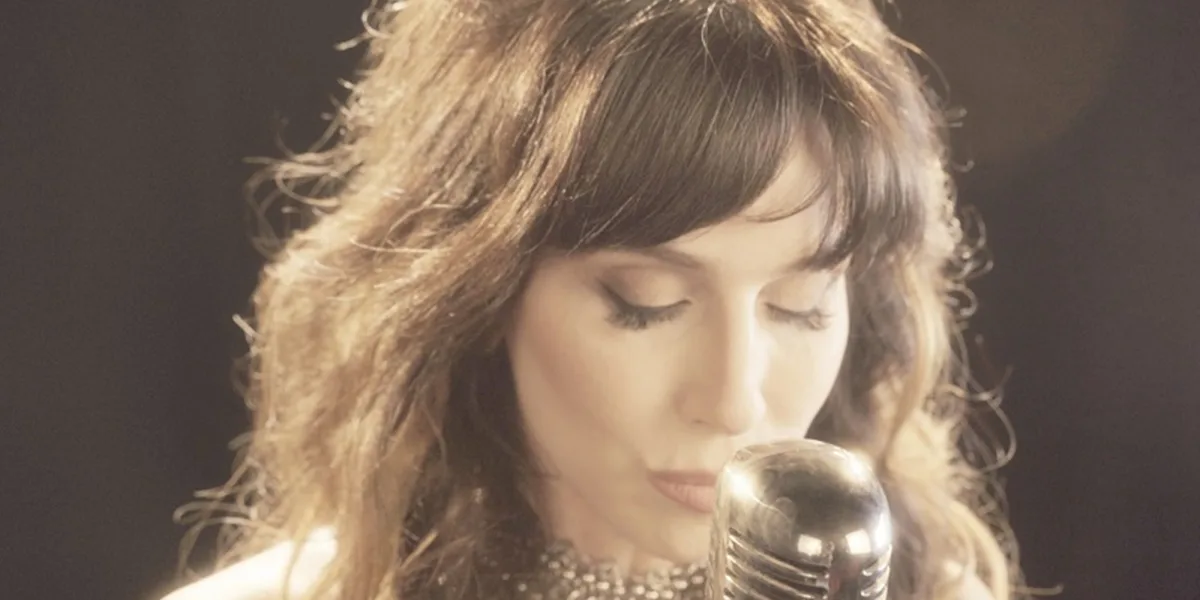 Coral, la artista que lucha contra la violencia de género a través de ...