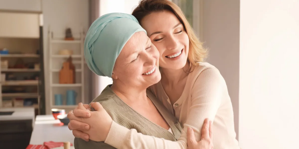 Acompañando personas con cáncer: cómo mantener el autocuidado | Filo News