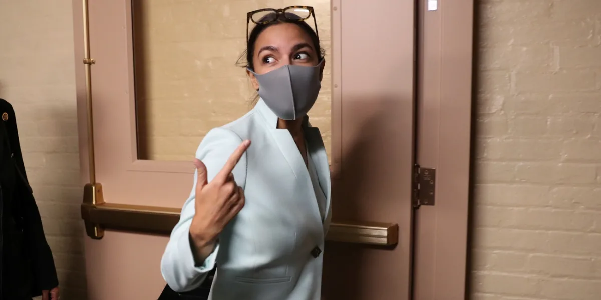 EE.UU: Alexandria Ocasio-Cortez celebra sus 32 años de edad | Filo News