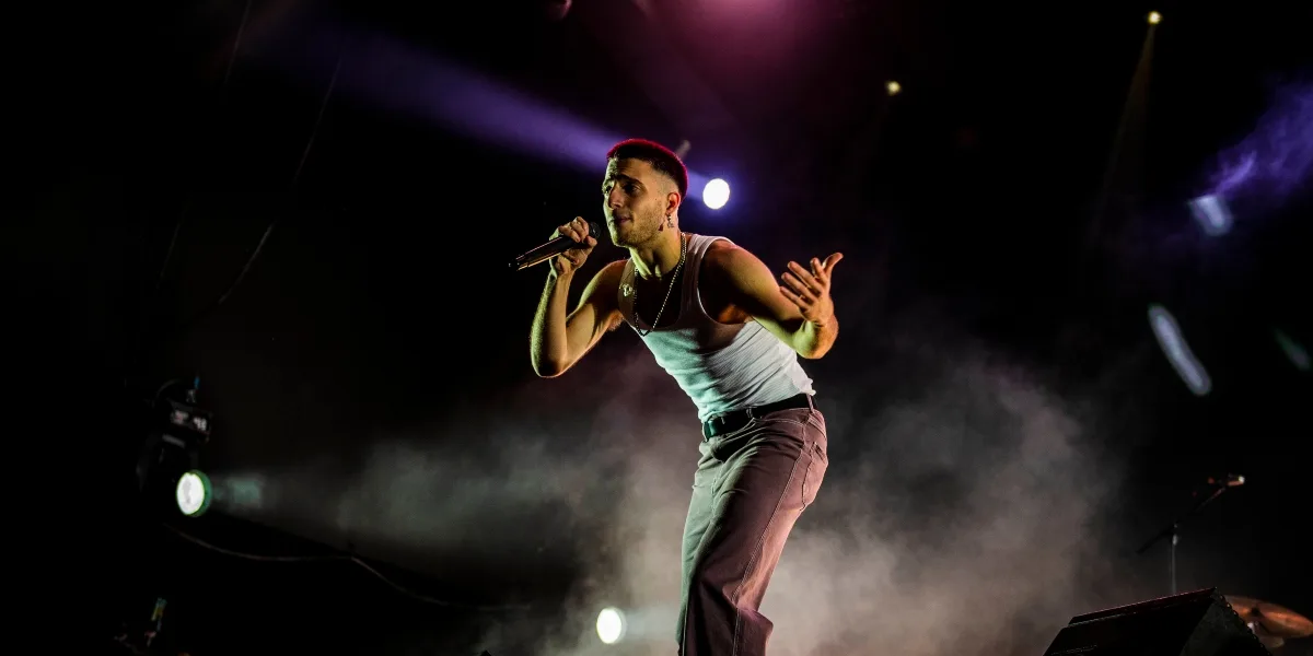 Wos en Lima: Un fan lo acompañó en el bajo y sumó la presencia de Jaze | Filo News