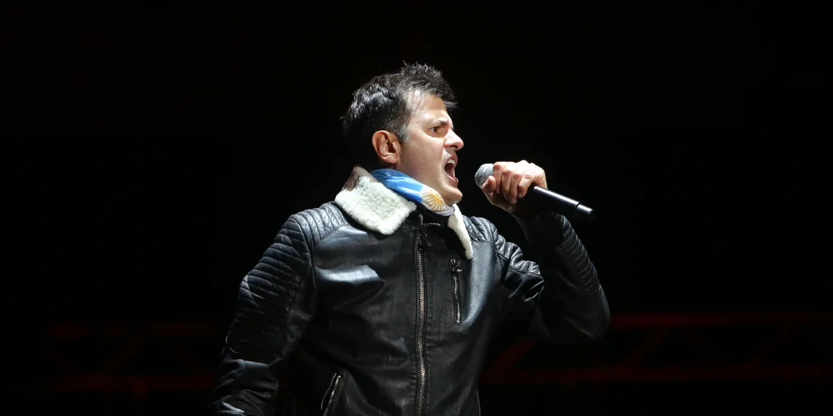 Ciro y Los Persas llenaron Vélez con una fiesta persa y la solemnidad ...