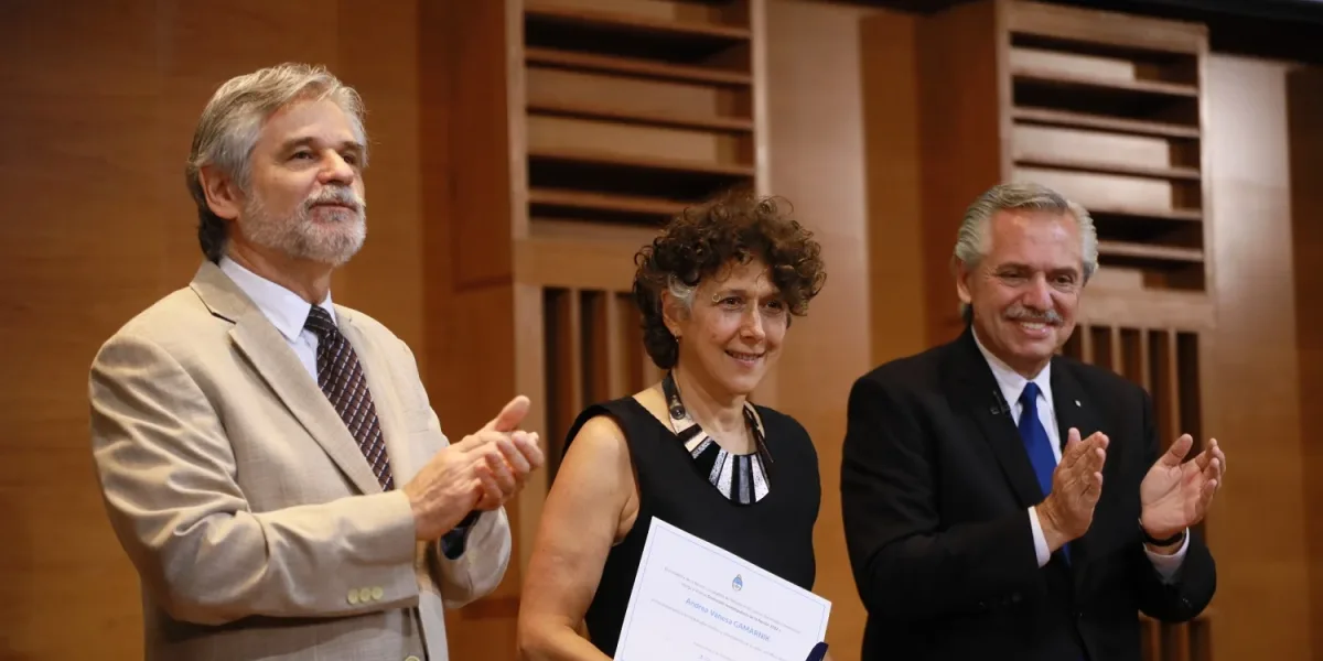 Andrea Gamarnik recibió la distinción de Investigadora de la Nación ...