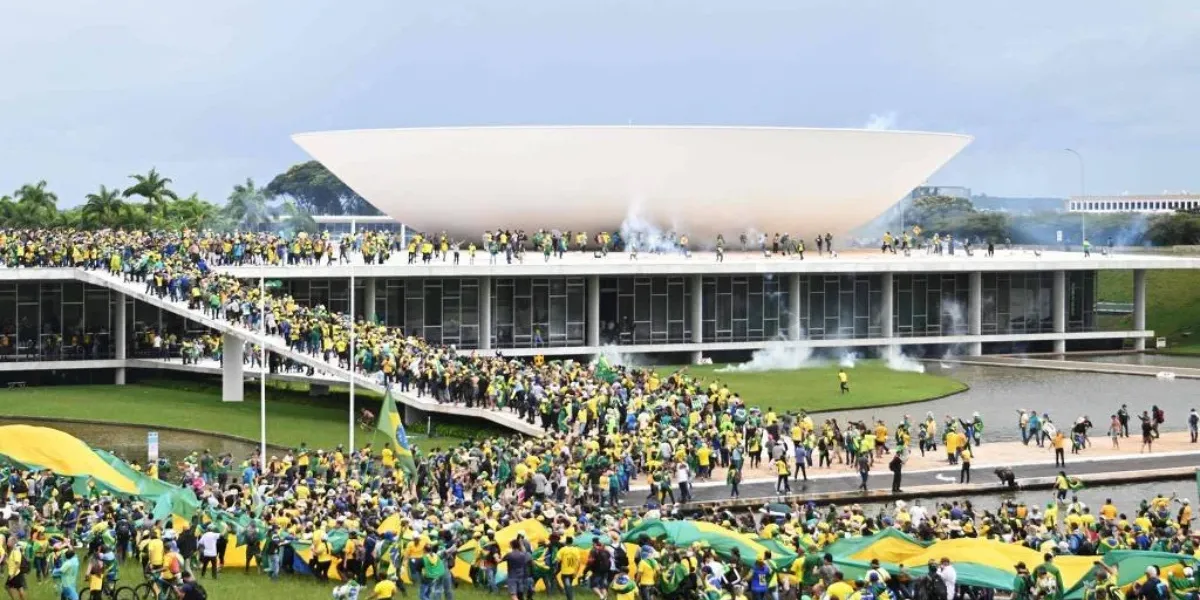 Máxima tensión en Brasil: Bolsonaristas tomaron el Congreso | Filo News