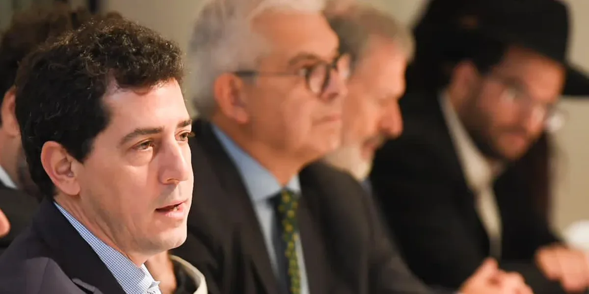 De Pedro pidió "hablarle más a los jóvenes sobre el 2001" | Filo News