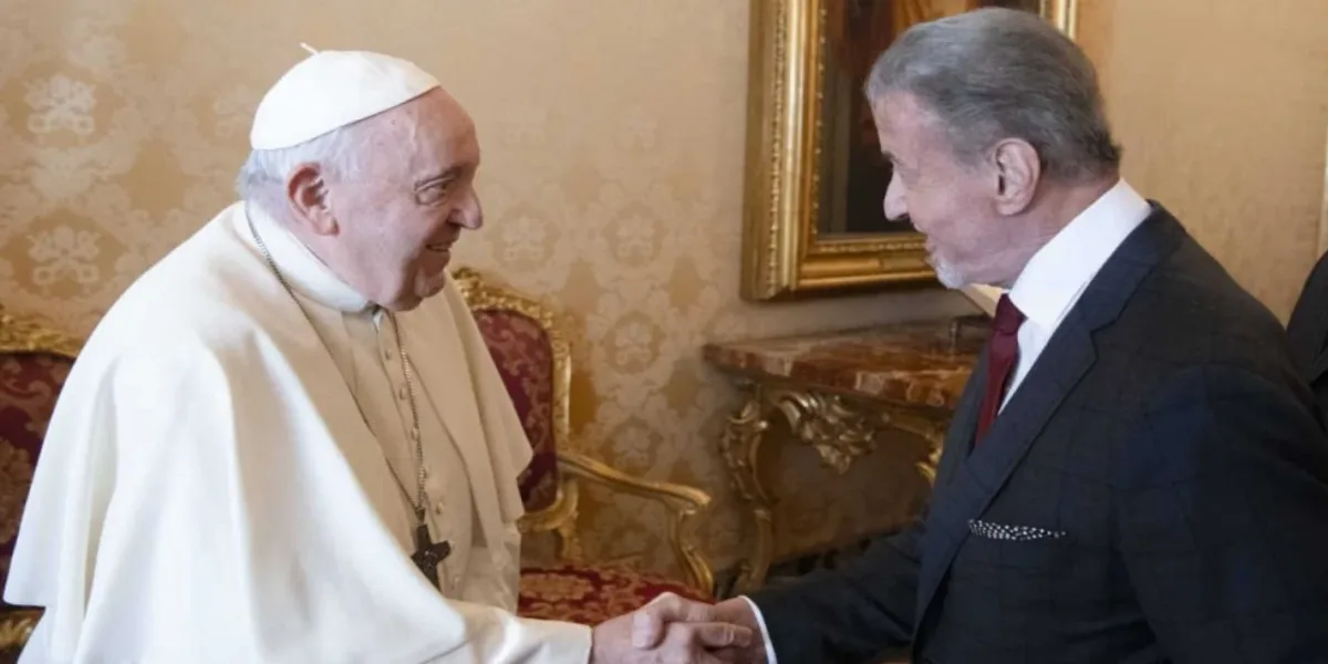 Sylvester Stallone visitó al Papa Francisco y lo invitó a boxear en el ...