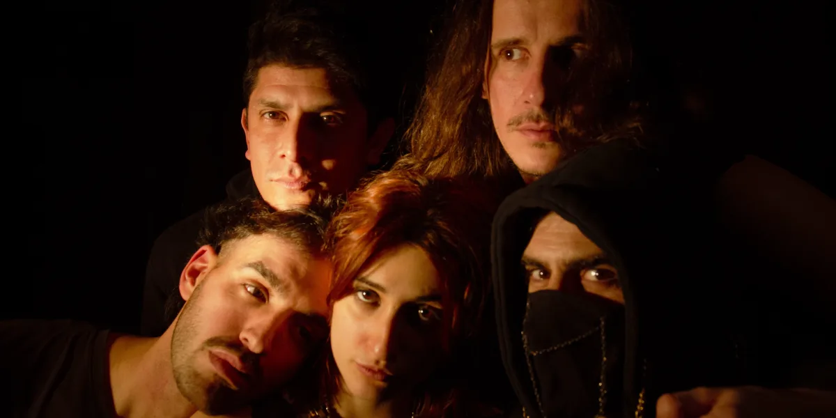 Capricho presenta sus nuevas canciones: "Caries/Dioses Vagos" | Filo News