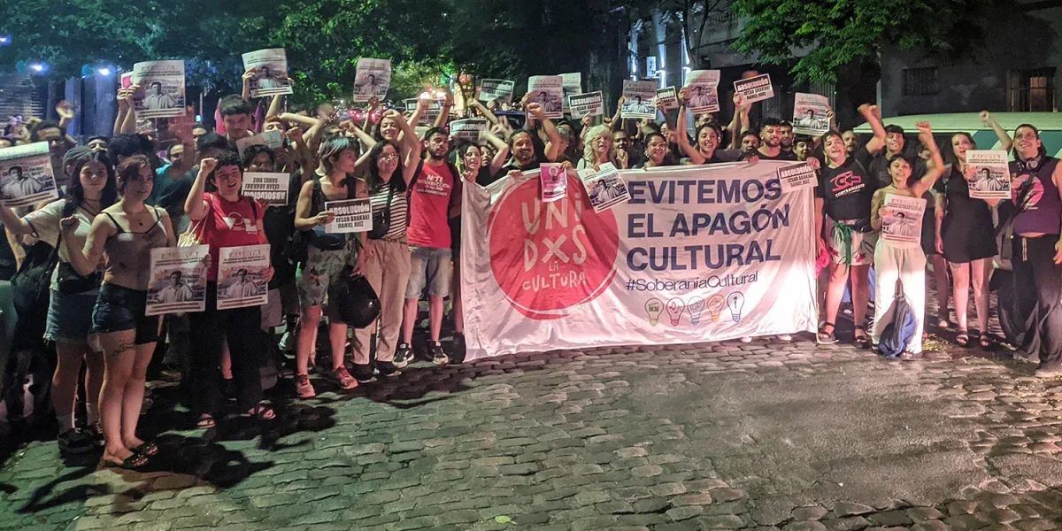 La agrupación Unidxs por la cultura se declaró "en estado de alerta y ...