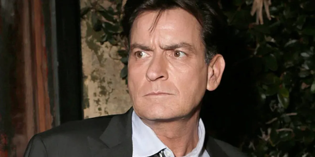 Una vecina atacó a Charlie Sheen en su residencia de Los Ángeles | Filo ...