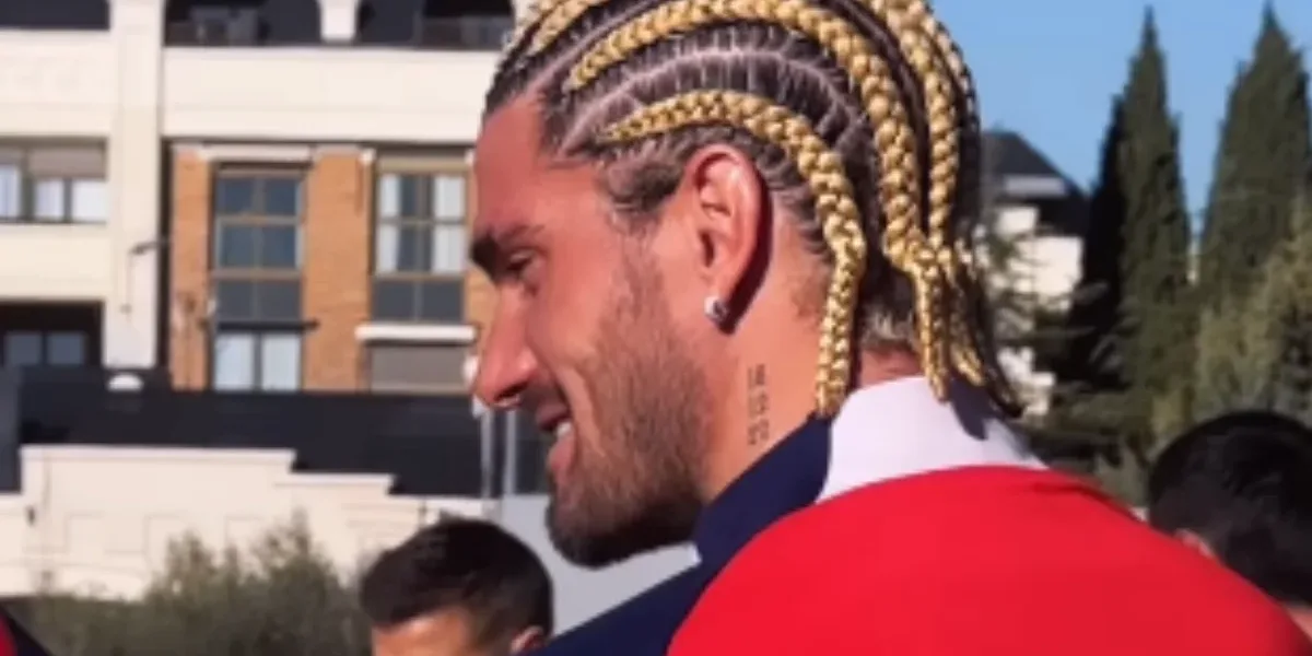 Rodrigo De Paul estrenó un nuevo look en el entretanmiento del Atlético ...