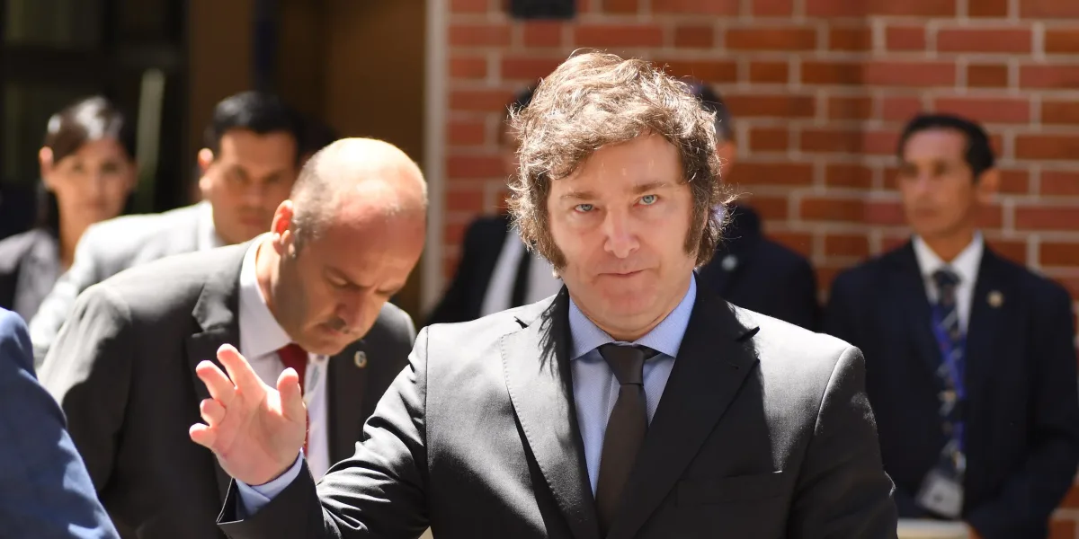 Milei pidió las renuncias de Flavia Royon y Osvaldo Giordano | Filo News Milei pidió las renuncias de Flavia Royon y Osvaldo Giordano | Filo News