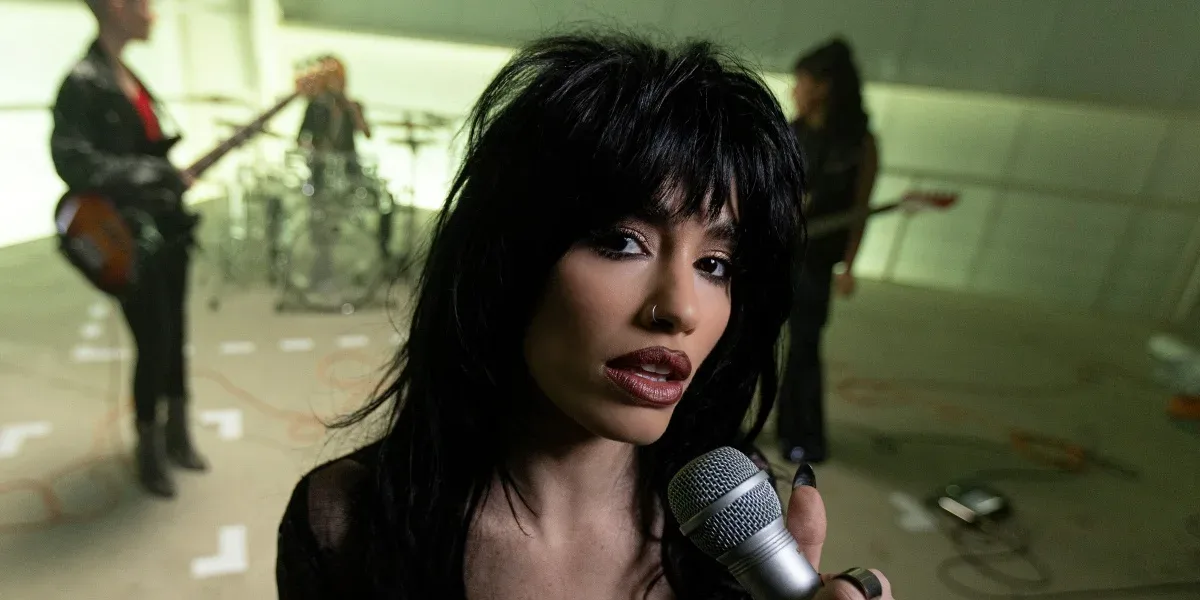 Lali regresa a la escena con su nuevo single "Fanático" | Filo News