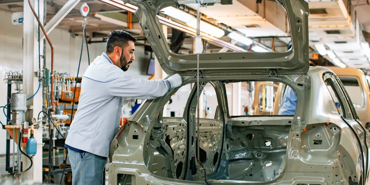 La industria volvió a caer en agosto: acumula un 12,1% en lo que va del ...