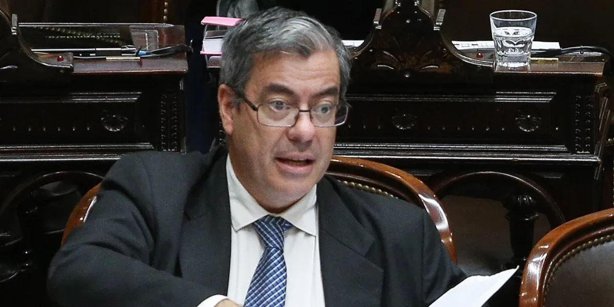 Germán Martínez criticó la quita de la jubilación de privilegio a CFK y ...