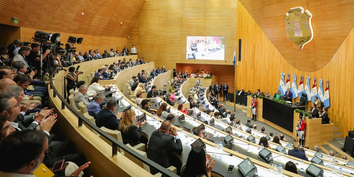 Córdoba aprobó la implementación de su propia Ley de Ficha Limpia ...