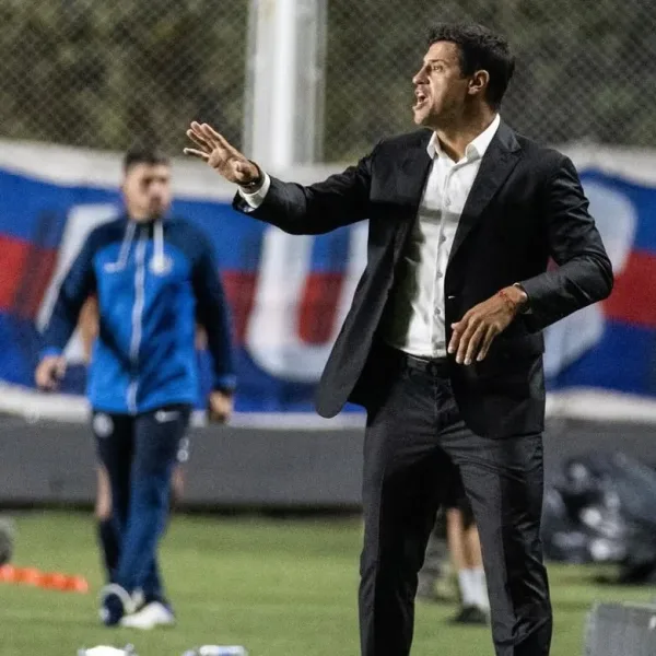 Sebastián Domínguez fue presentado como nuevo entrenador de Vélez ...