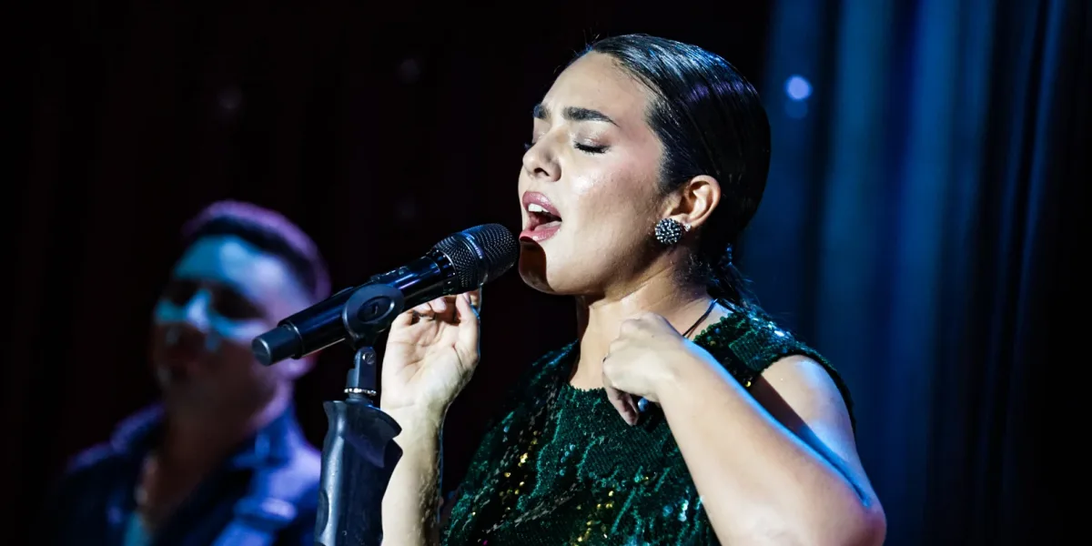 Ángela Leiva celebra 15 años de carrera con un álbum especial y una gira explosiva | Filo News