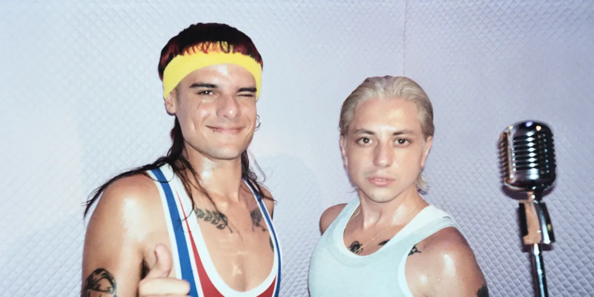 Ya está disponible "PAPOTA", el nuevo EP de CA7RIEL y Paco Amoroso ...