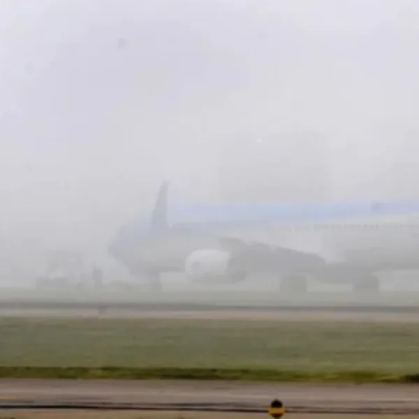 Por la niebla hay demoras en los accesos a CABA y se desvían vuelos con ...
