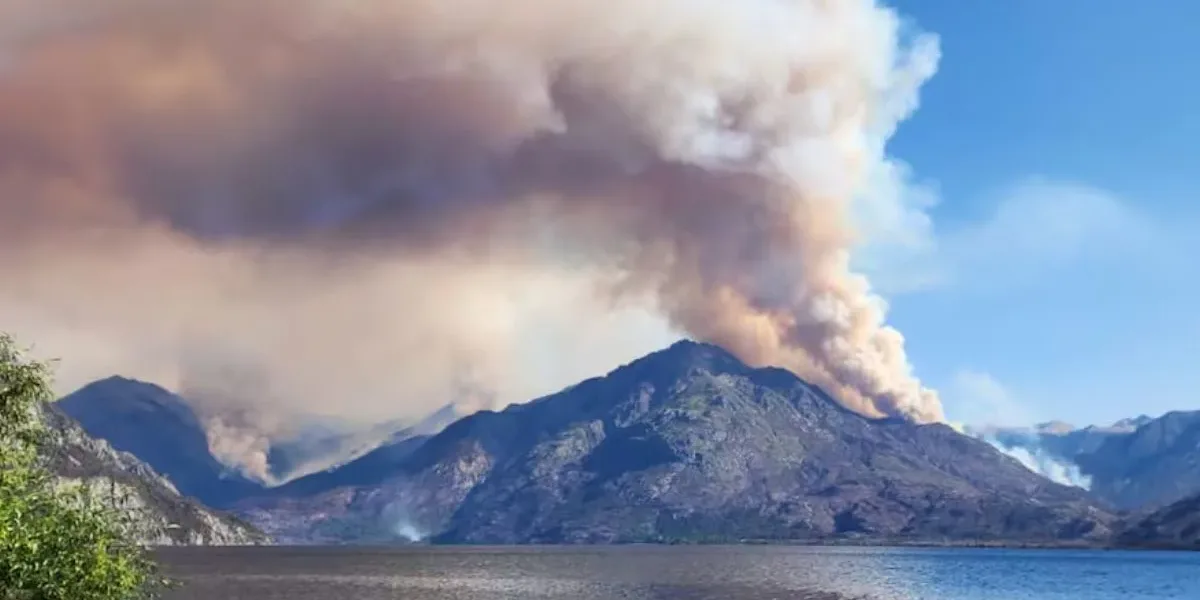 Se reactivaron focos de incendio en Epuyén y el humo volvió a poner en ...